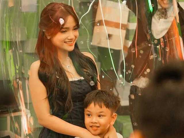 Fuji Antusias Sambut Keponakan, Gala Sky Justru Cemburu?